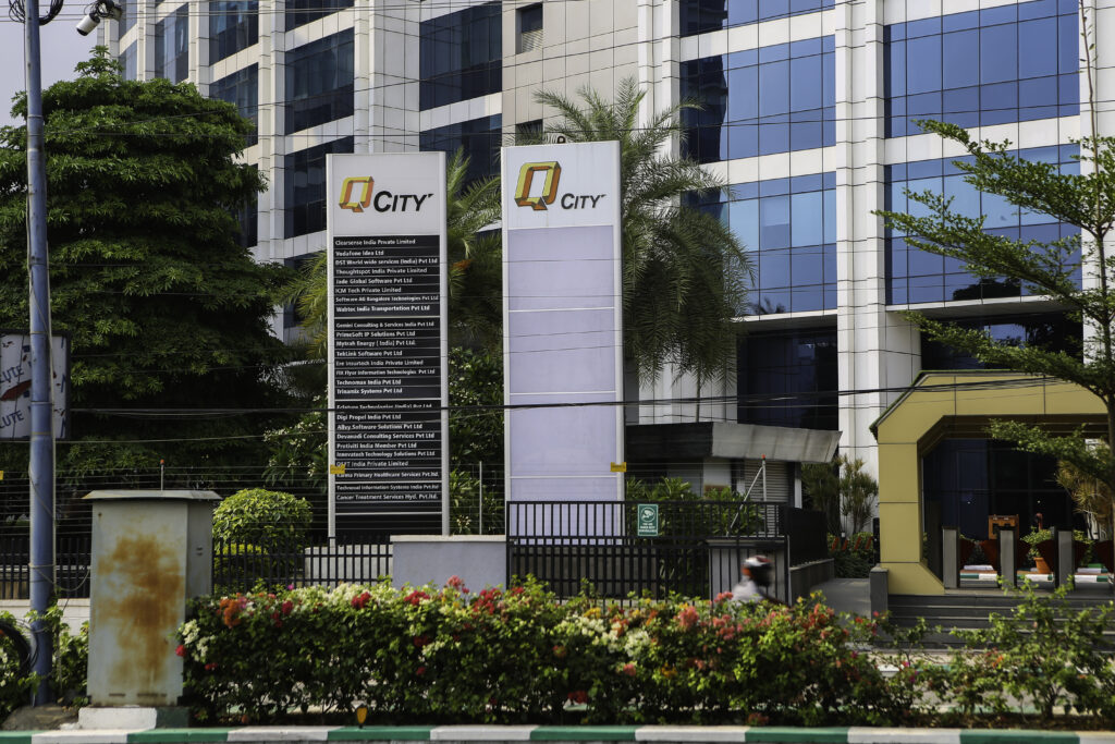 Pylon Signage Manufacturers to Boost Business Visibility